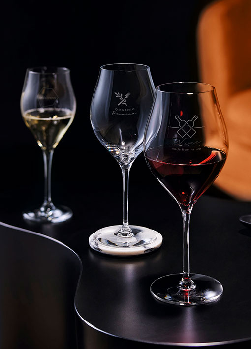 Marcado láser en copas de cristal el mejor aliado de tu marca | Everia